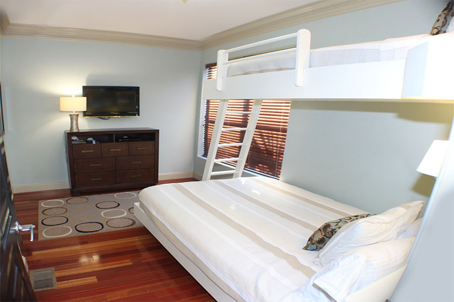 guest bedroom 301 | Beach Condos in Destin
